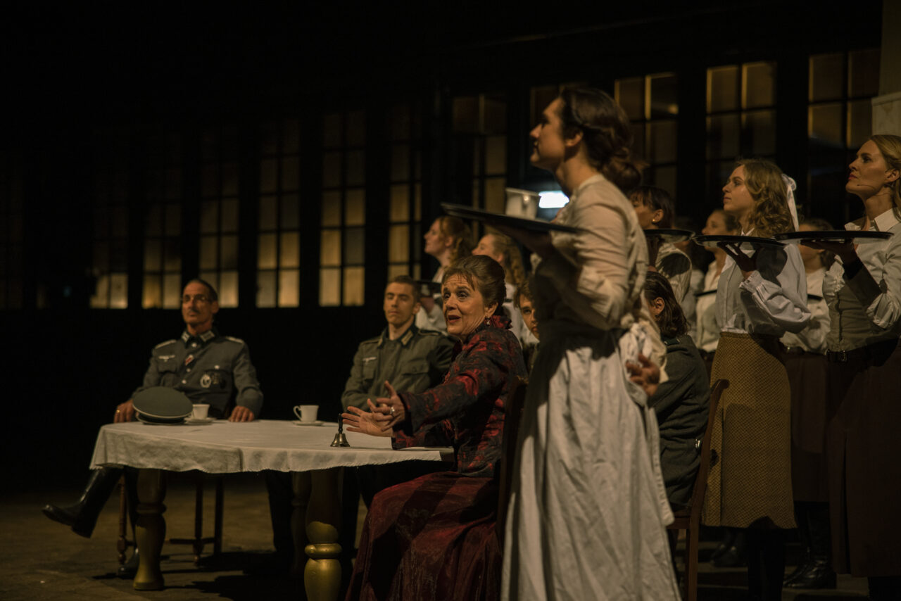 Oorlogswinter 2025 - Elzer Producties